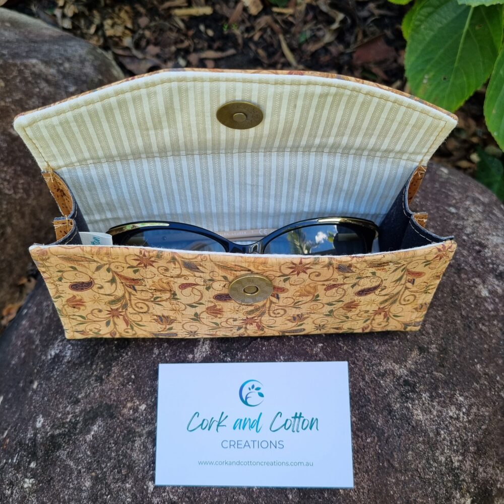 The Prism Glasses Case Pattern in English – Oh Sew Gecko